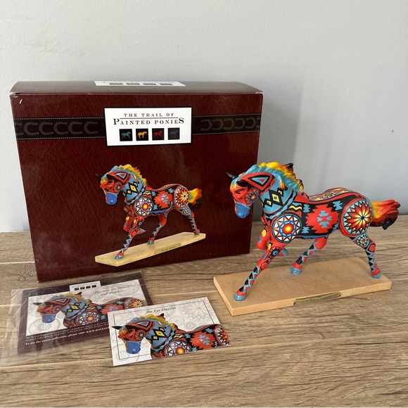 Enesco | Accents | Enesco Trail Of The Painted Ponies 60096 The Eye ...